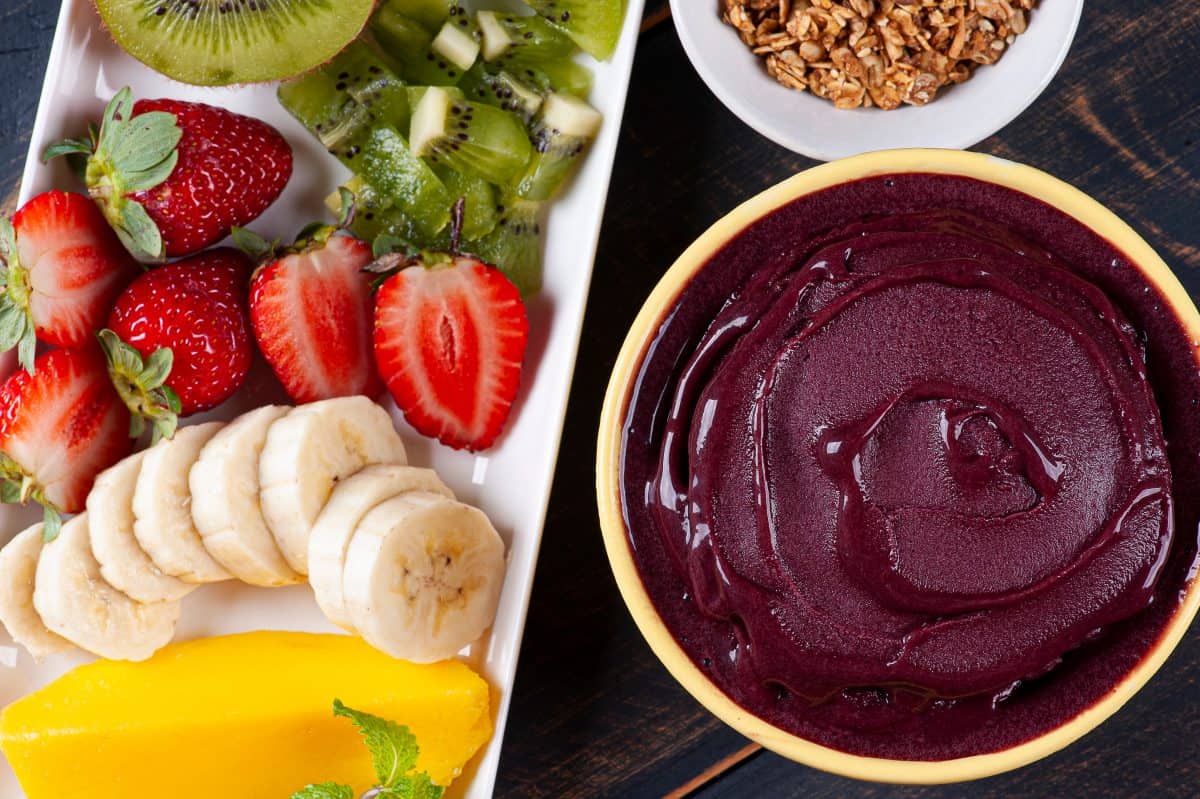 Risky or Healthy? Is It Safe to Eat Acai During Pregnancy?