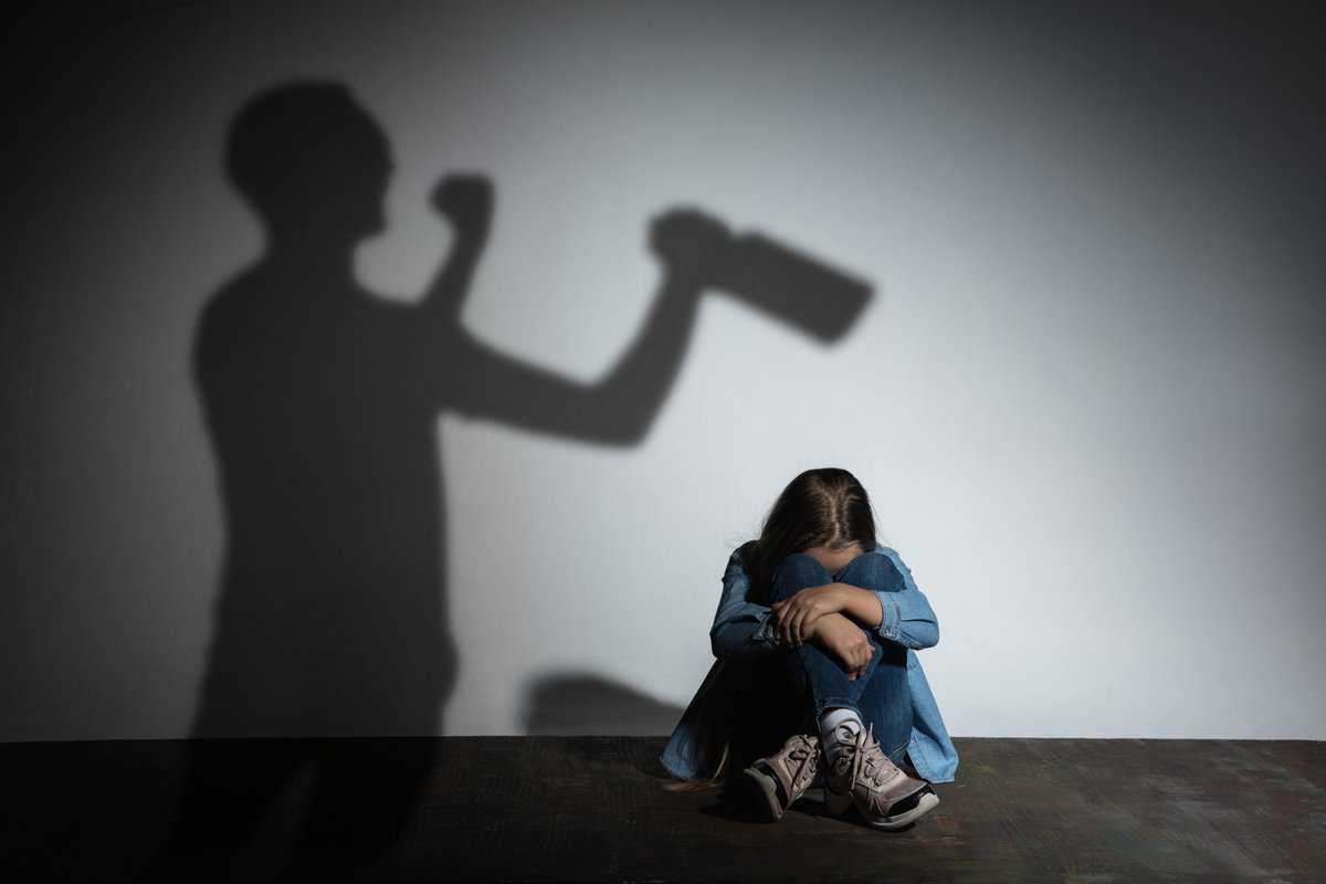 7 Signs That You Grew Up In A Toxic Family