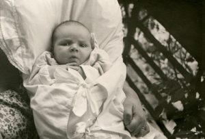 15 Vintage Baby Names from the Roaring ’20s to Put on Your List