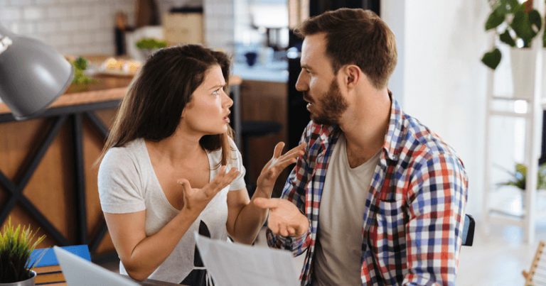 7 Tell-Tale Traits Of An Untrustworthy Person You Need To Know