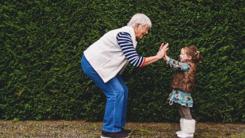 9 Grandparenting Behaviors That Secretly Undermine Parents' Authority